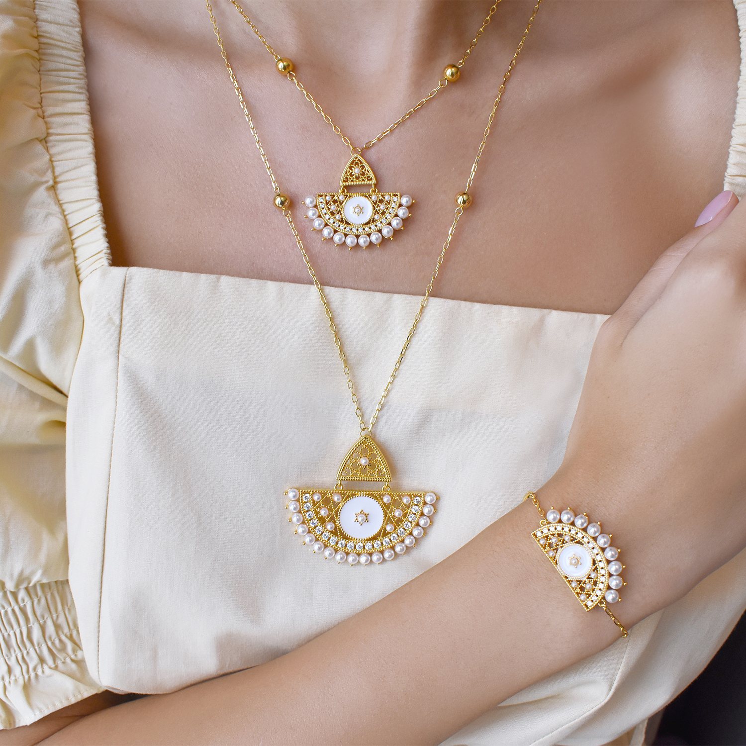 Sadaf Pearl Necklace Earring & Bracelet Set - Mighzalalarab